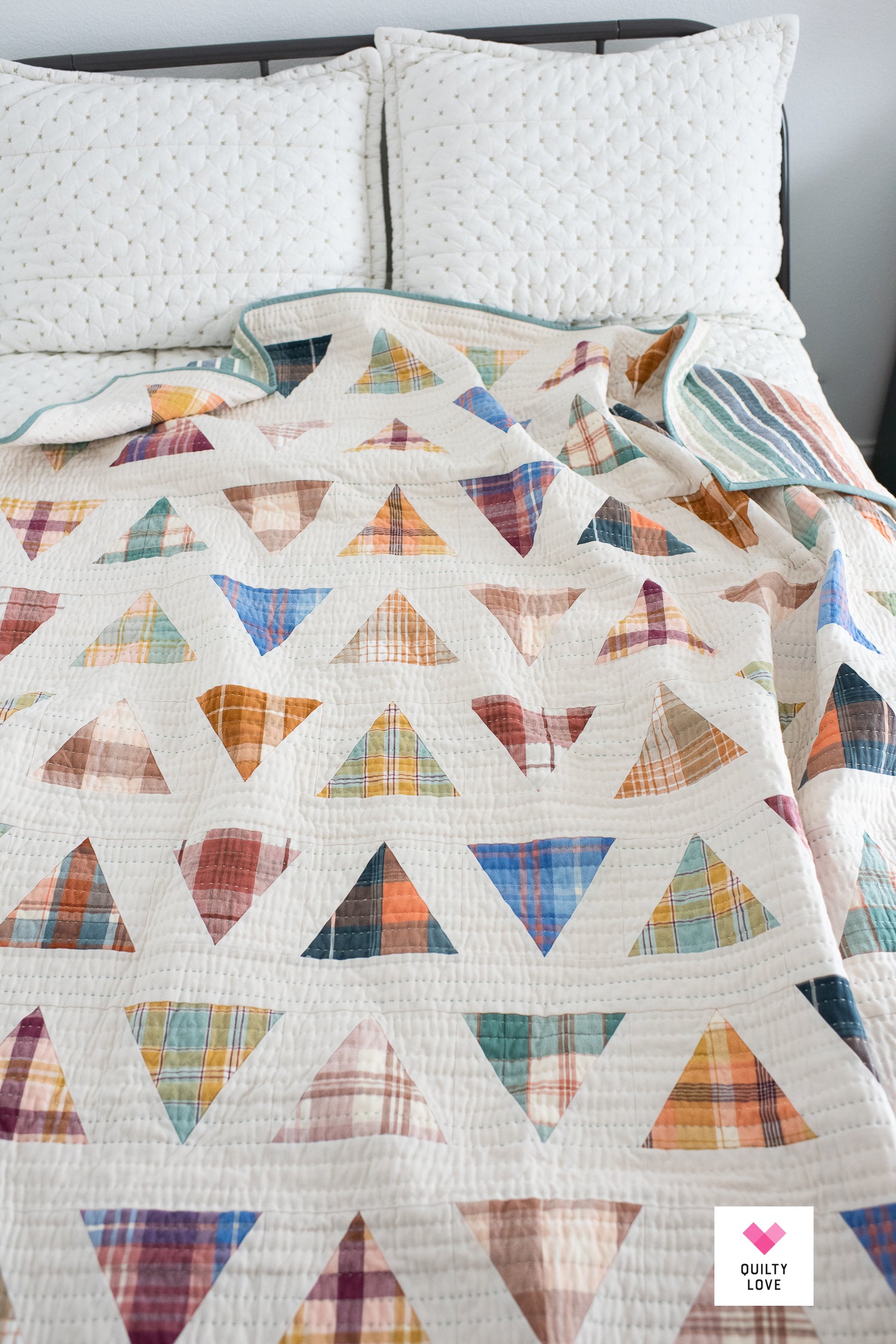 Triangle Pop PDF quilt pattern – Quilty Love