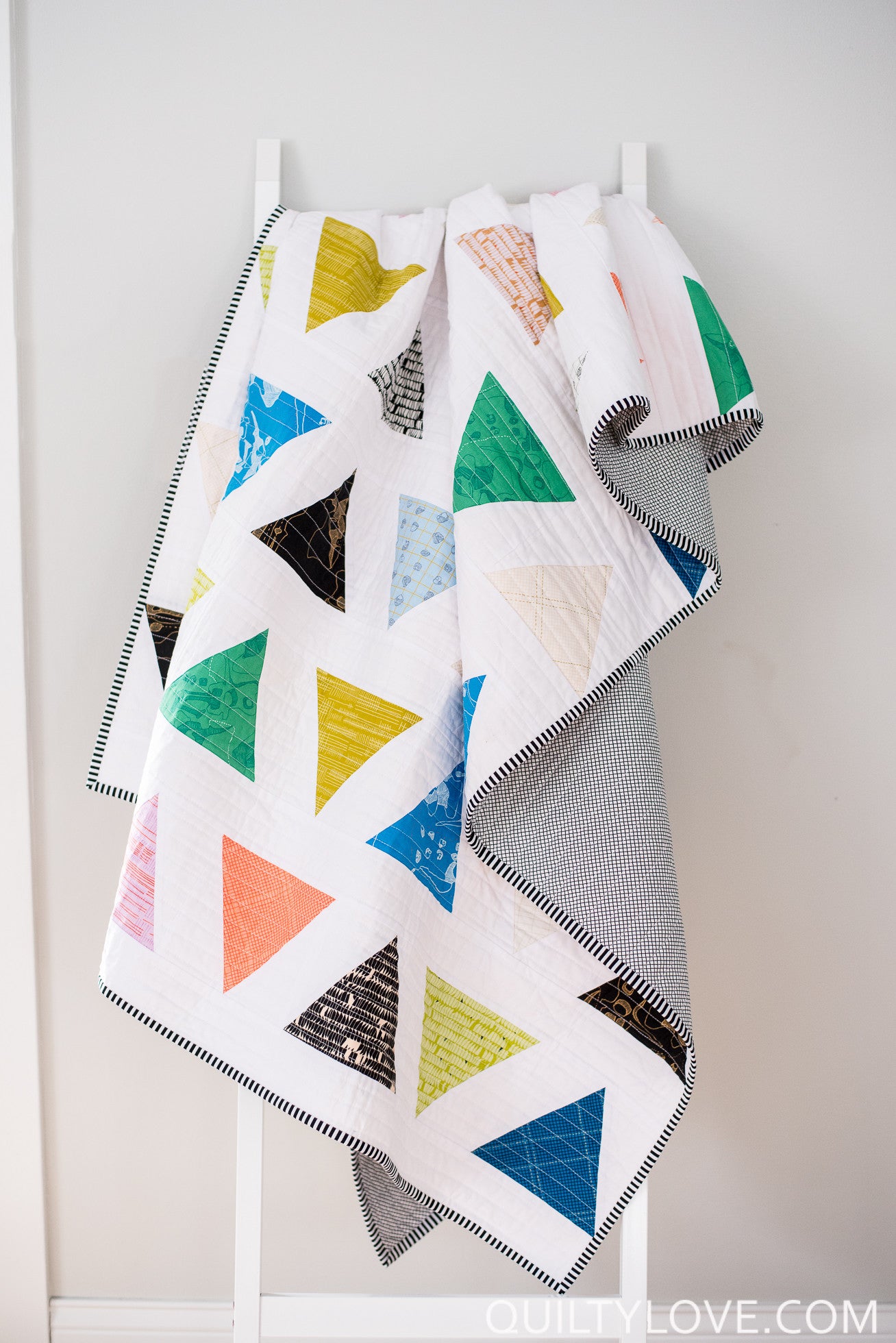 Triangle Pop PAPER quilt pattern – Quilty Love