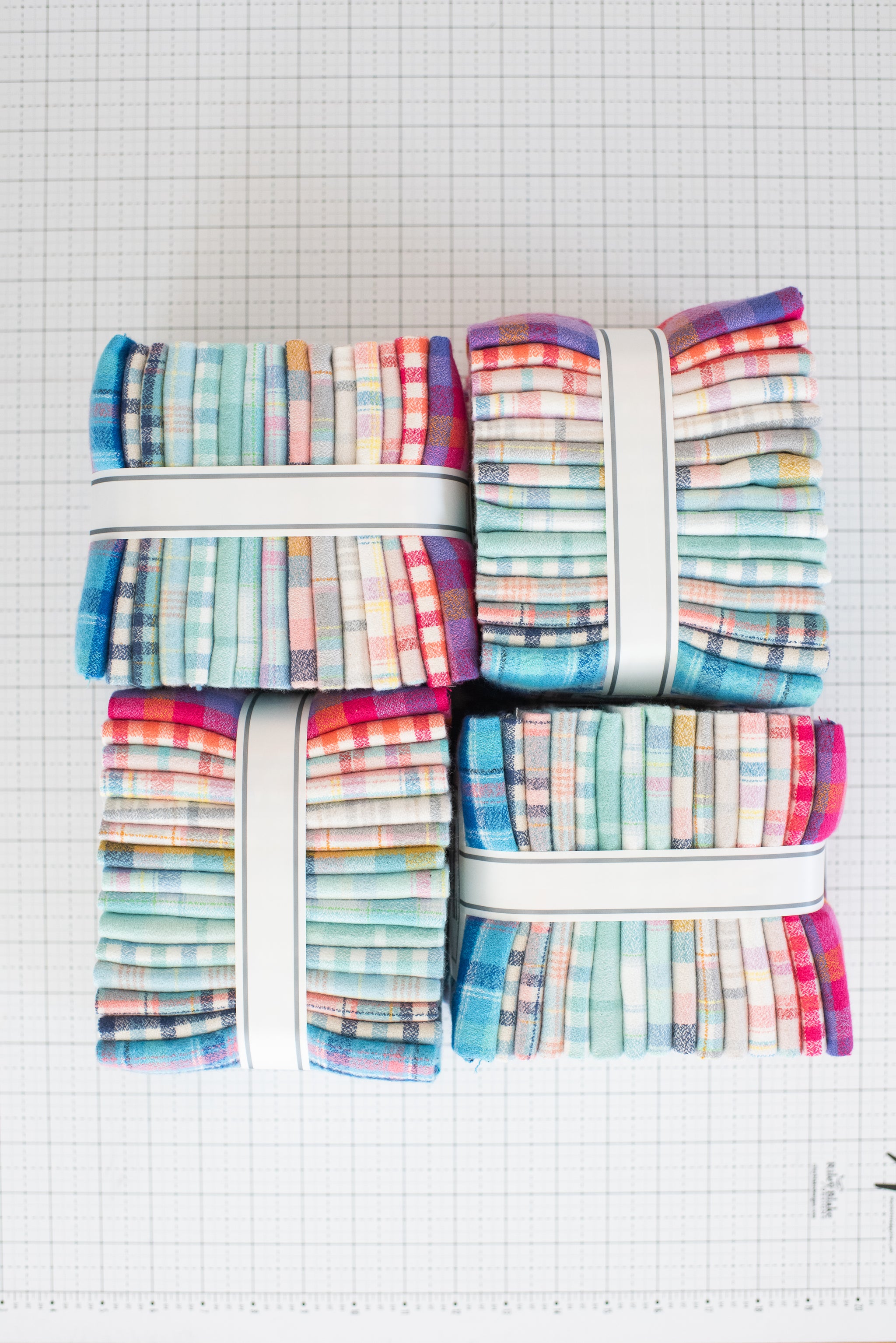 Cozy Season Mammoth Fat Quarter Bundle - by Quilty Love for Robert Kau