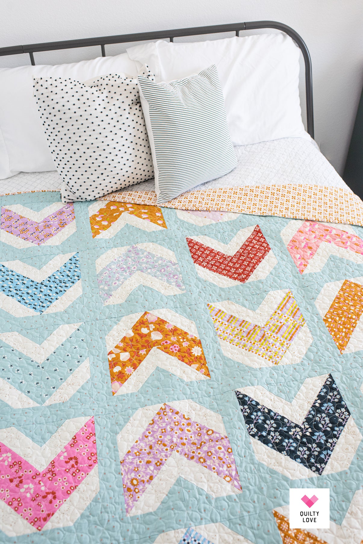Quilty Arrows PDF quilt pattern – Quilty Love
